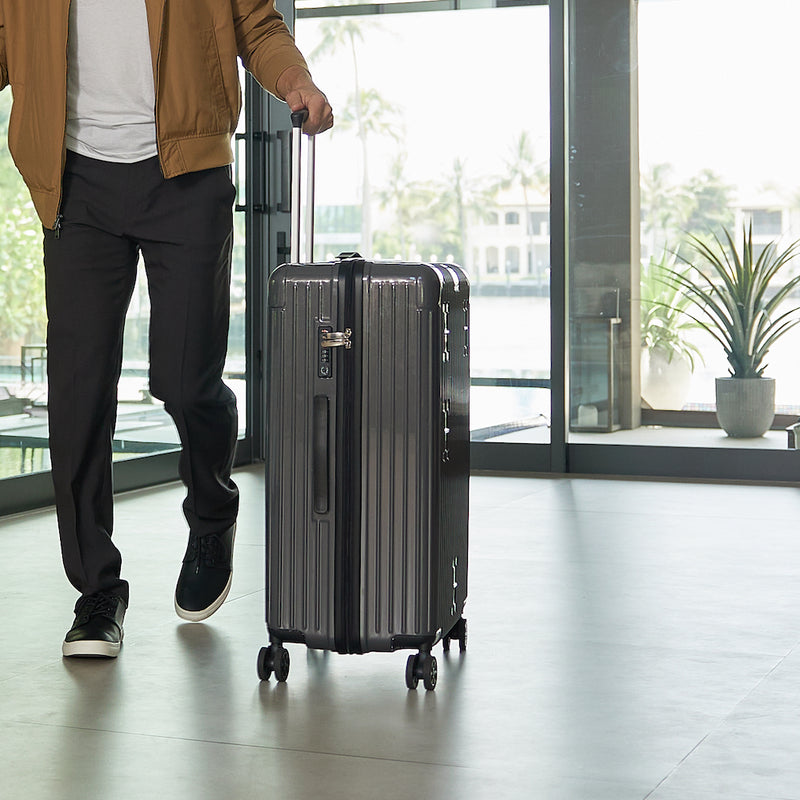 Check-In Luggage - Hotel Collection